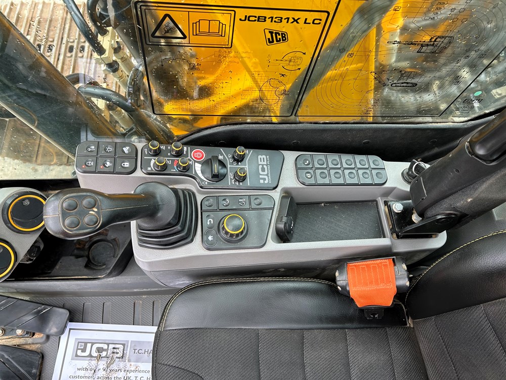 2019 JCB 131X LC (1054376) | P&E