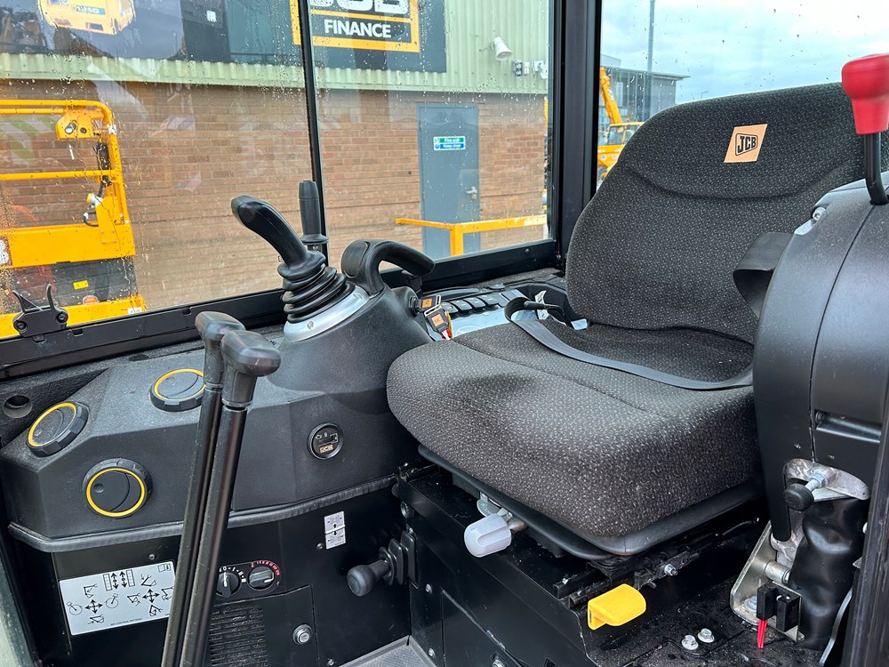 2022 JCB 16C-1 (975897) | P&E